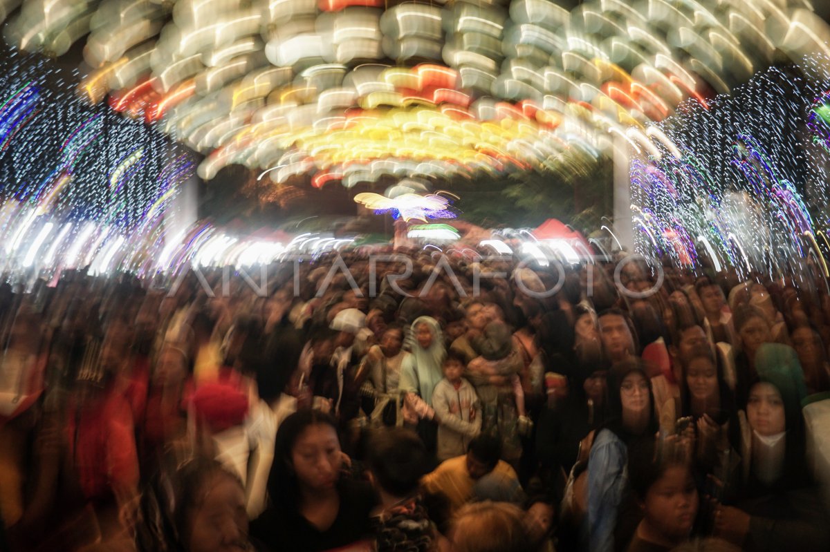 Malam pergantian tahun di Solo | ANTARA Foto