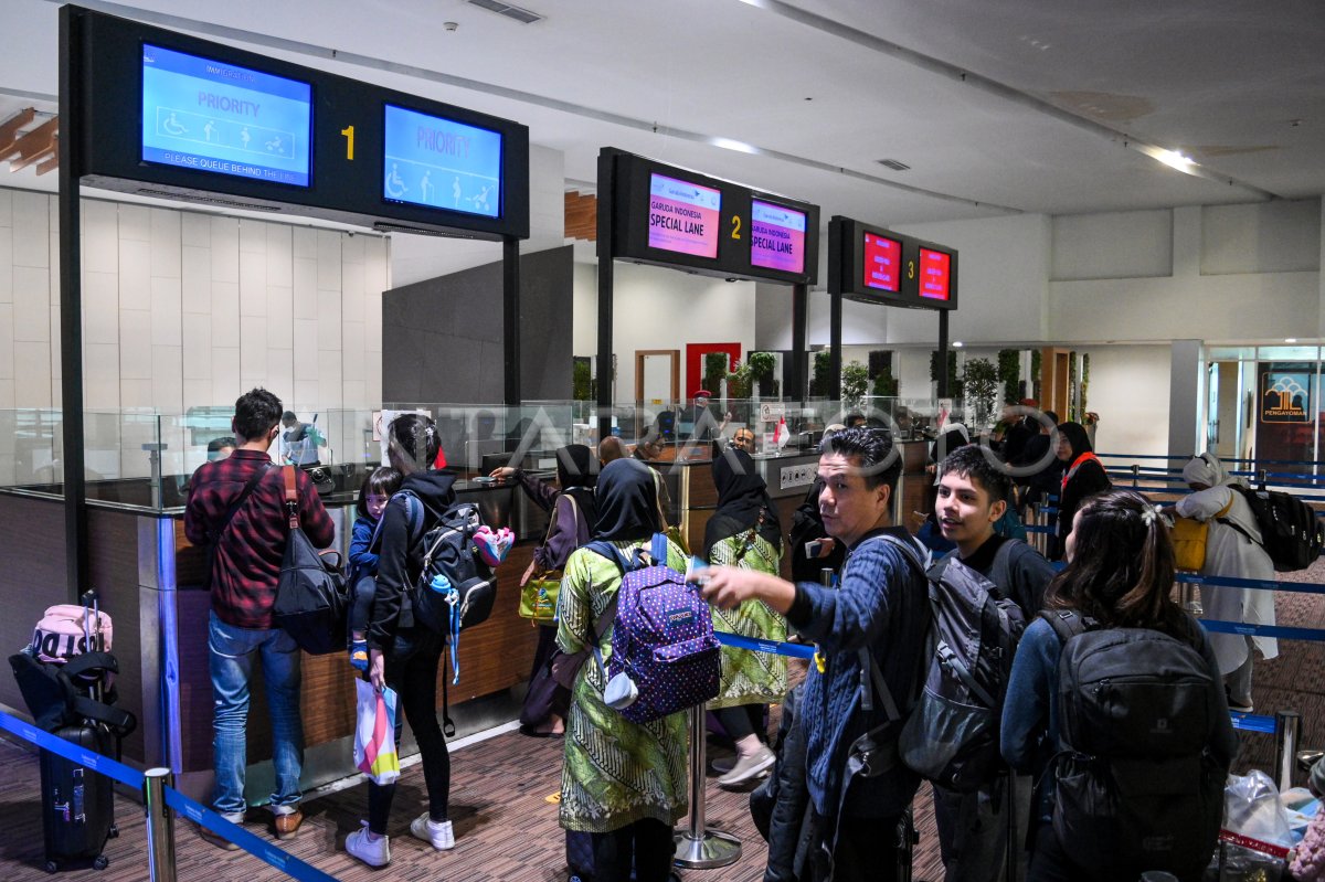 Arus balik libur Tahun Baru 2024 di Bandara Soeta | ANTARA Foto