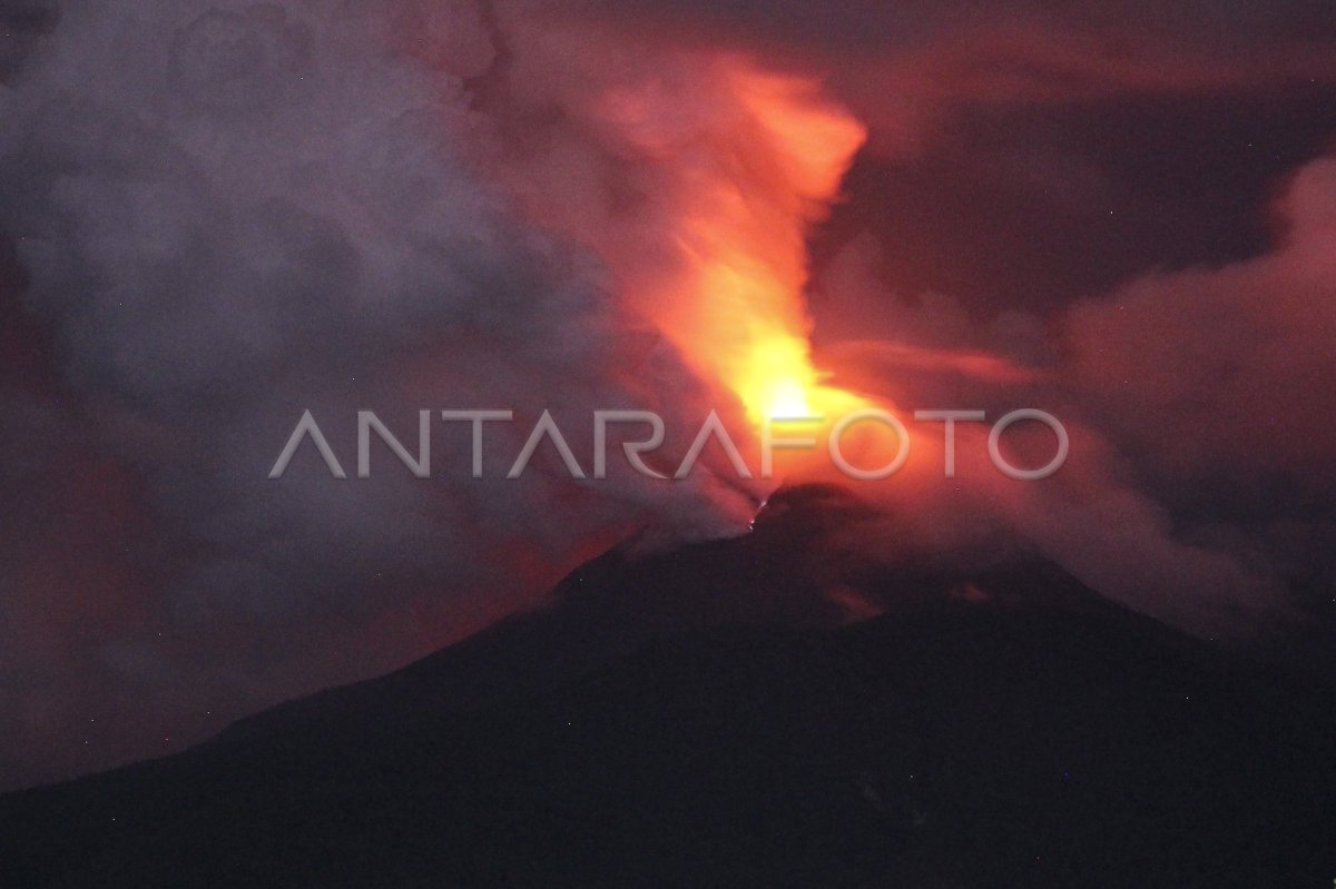 Status awas Gunung Lewotobi | ANTARA Foto Status awas Gunung Lewotobi | ANTARA Foto