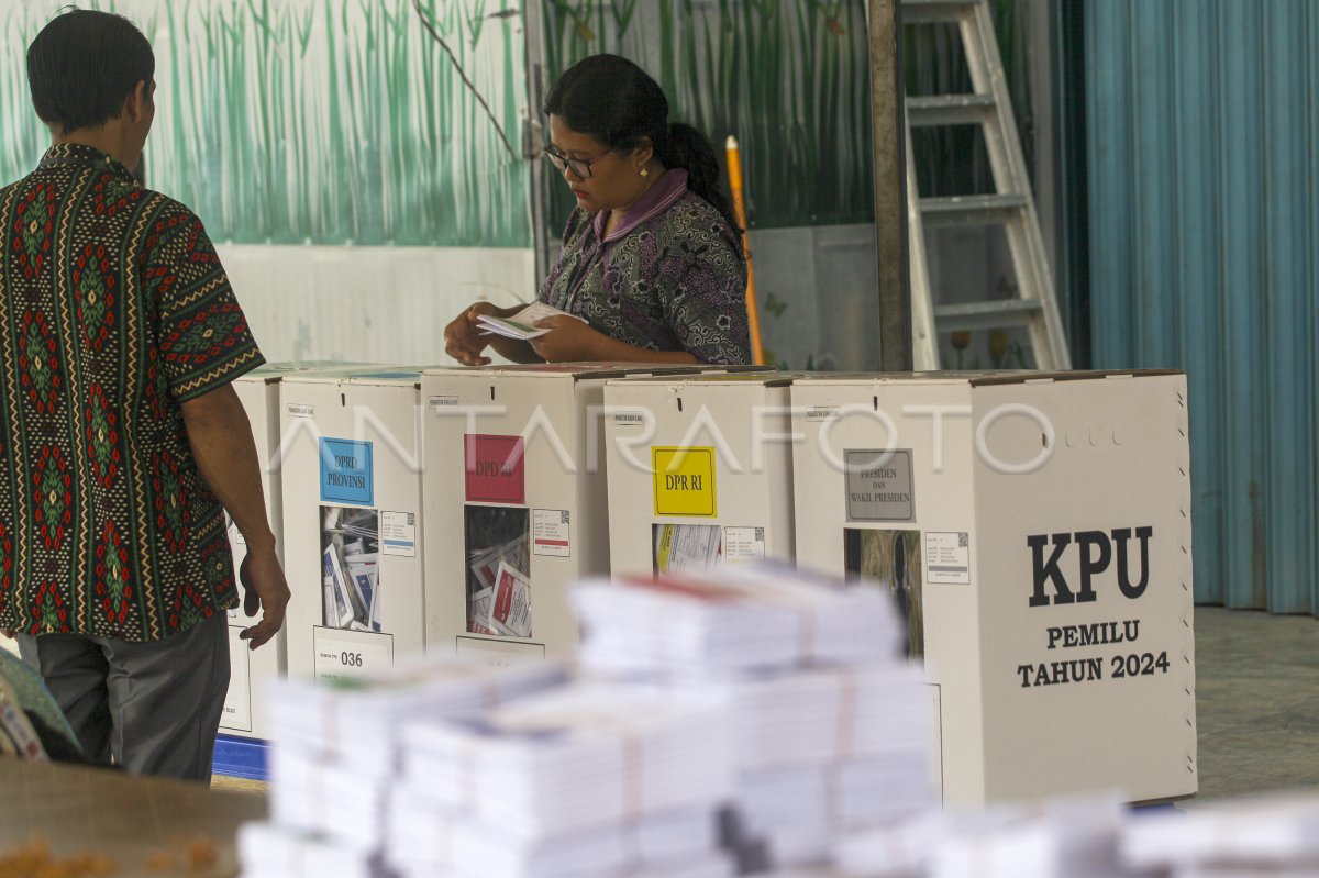 Pemungutan suara ulang Pemilu 2024 di Batam | ANTARA Foto