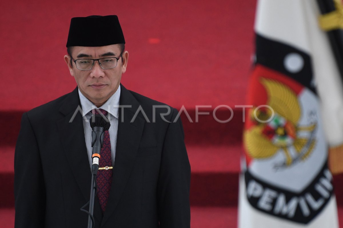 Pelantikan komisioner KPU provinsi dan kabupaten/kota | ANTARA Foto Pelantikan komisioner KPU provinsi dan kabupaten/kota | ANTARA Foto