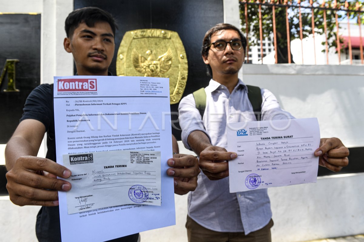ICW dan Kontras ajukan keterbukaan informasi dari KPU | ANTARA Foto ICW dan Kontras ajukan keterbukaan informasi dari KPU | ANTARA Foto