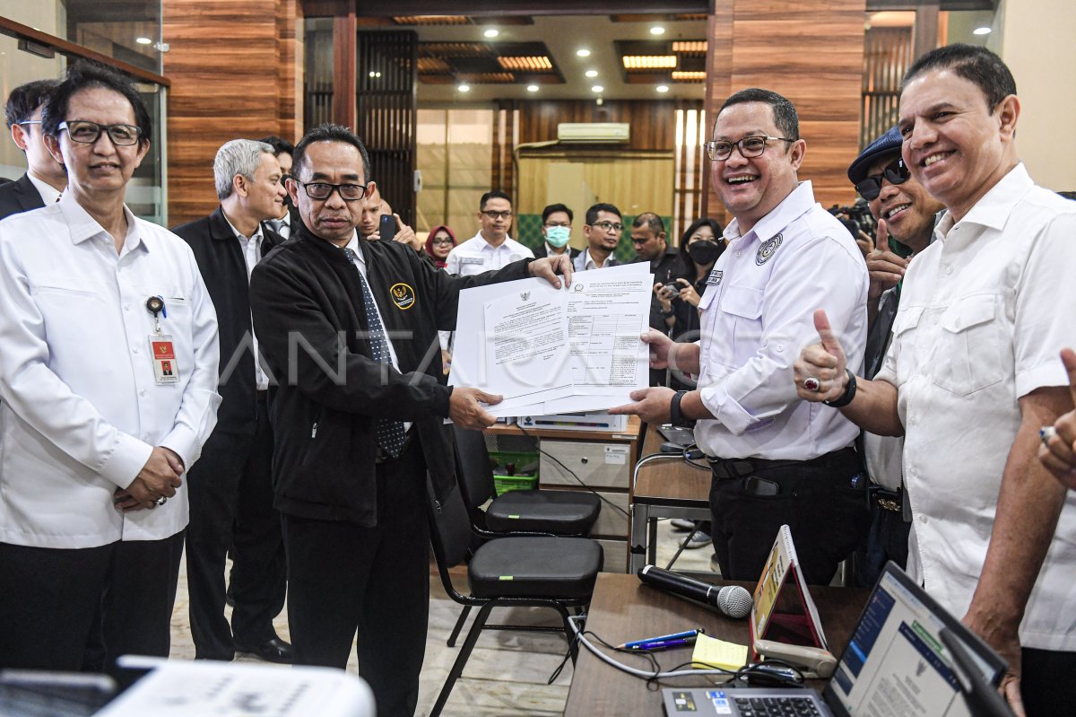 Pasangan Amin resmi gugat hasil Pilpres 2024 | ANTARA Foto