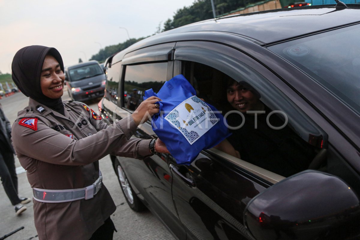 The review of the readiness of GT Kalikangkung faces mudik Lebaran | ANTARA Foto