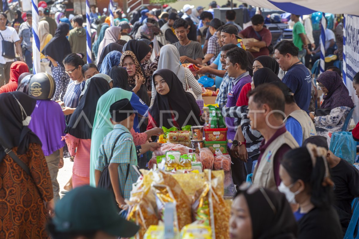 Pasar murah jelang lebaran di Batam | ANTARA Foto