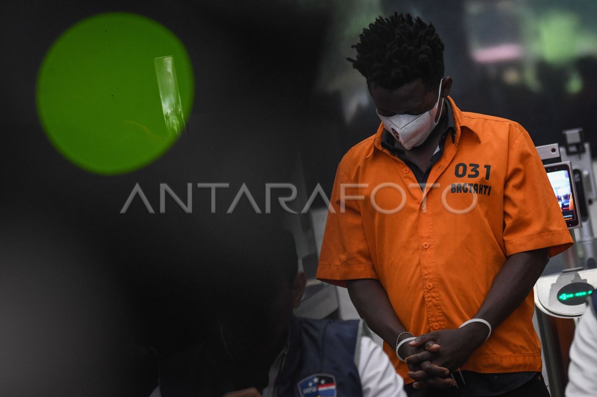 Polri ungkap sindikat penipuan libatkan WNA Nigeria | ANTARA Foto