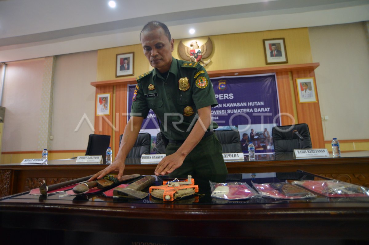 KLHK tahan tersangka kasus perusakan hutan HPK di Sumbar | ANTARA Foto