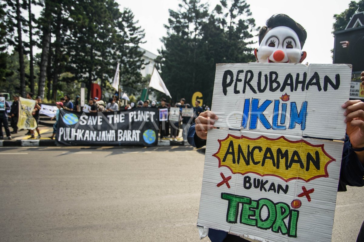Aksi Hari Lingkungan Hidup Sedunia | ANTARA Foto Aksi Hari Lingkungan Hidup Sedunia | ANTARA Foto