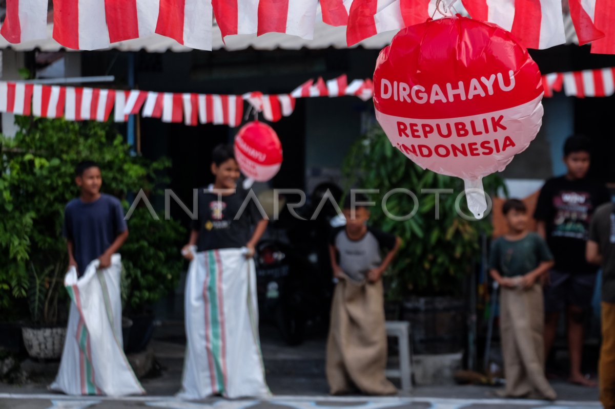 Lomba perayaan HUT kemerdekaan RI di Solo | ANTARA Foto
