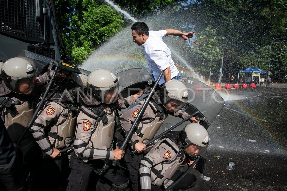 Latihan Sispamkota Polresta Solo | ANTARA Foto
