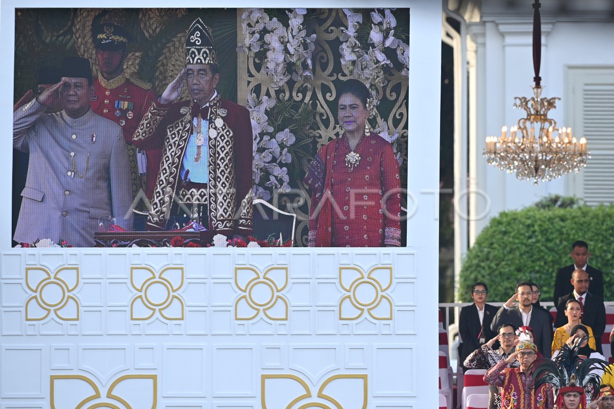 Upacara Penurunan Bendera Merah Putih di Jakarta | ANTARA Foto