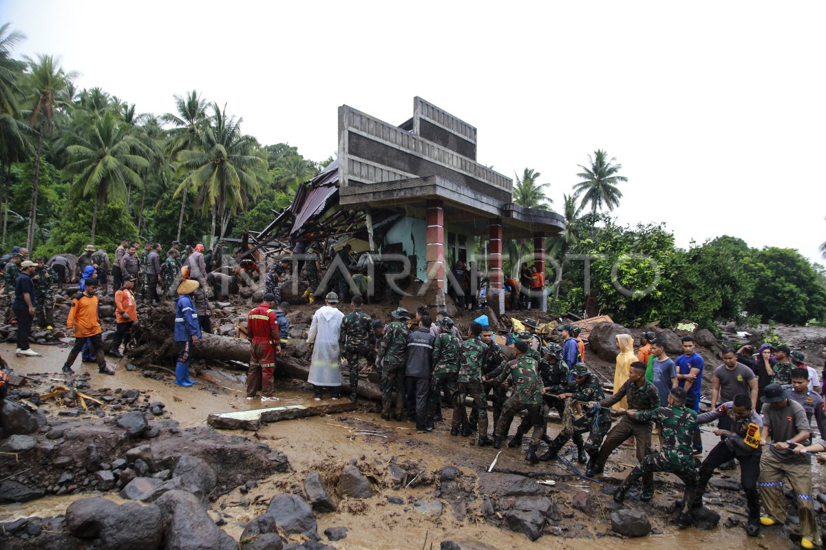Banjir bandang di Ternate | ANTARA Foto
