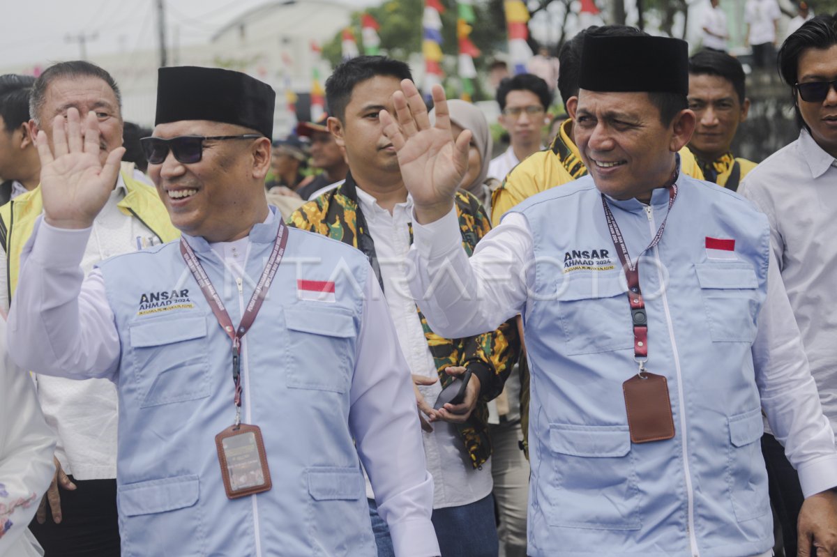 Ansar Ahmad-Nyanyang Haris Pratamura mendaftar Pilgub Kepri | ANTARA Foto Ansar Ahmad-Nyanyang Haris Pratamura mendaftar Pilgub Kepri | ANTARA Foto