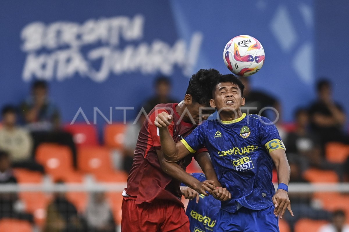 PON XXI Aceh-Sumut: Tim sepak bola putra Jabar bermain imbang melawan Sulsel | ANTARA Foto