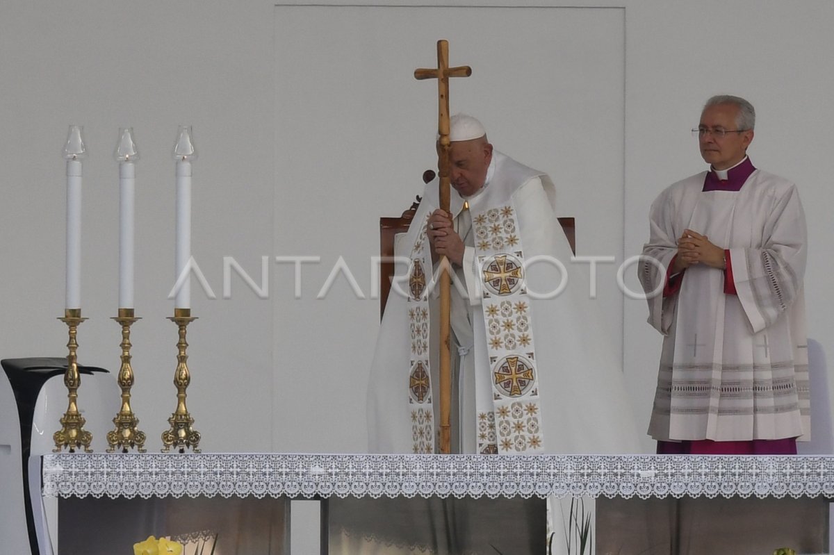 Misa akbar di Stadion Utama GBK | ANTARA Foto