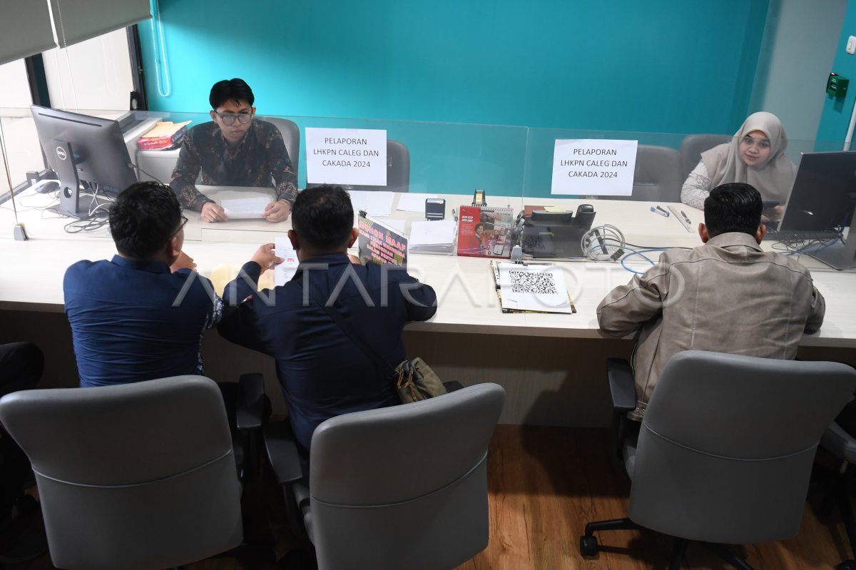 Pelaporan LHKPN caleg terpilih dan bakal calon kepala daerah | ANTARA Foto Pelaporan LHKPN caleg terpilih dan bakal calon kepala daerah | ANTARA Foto