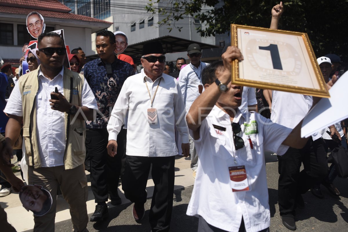 Penetapan nomor urut pasangan cagub dan cawagub Kaltim 2024 | ANTARA Foto Penetapan nomor urut pasangan cagub dan cawagub Kaltim 2024 | ANTARA Foto