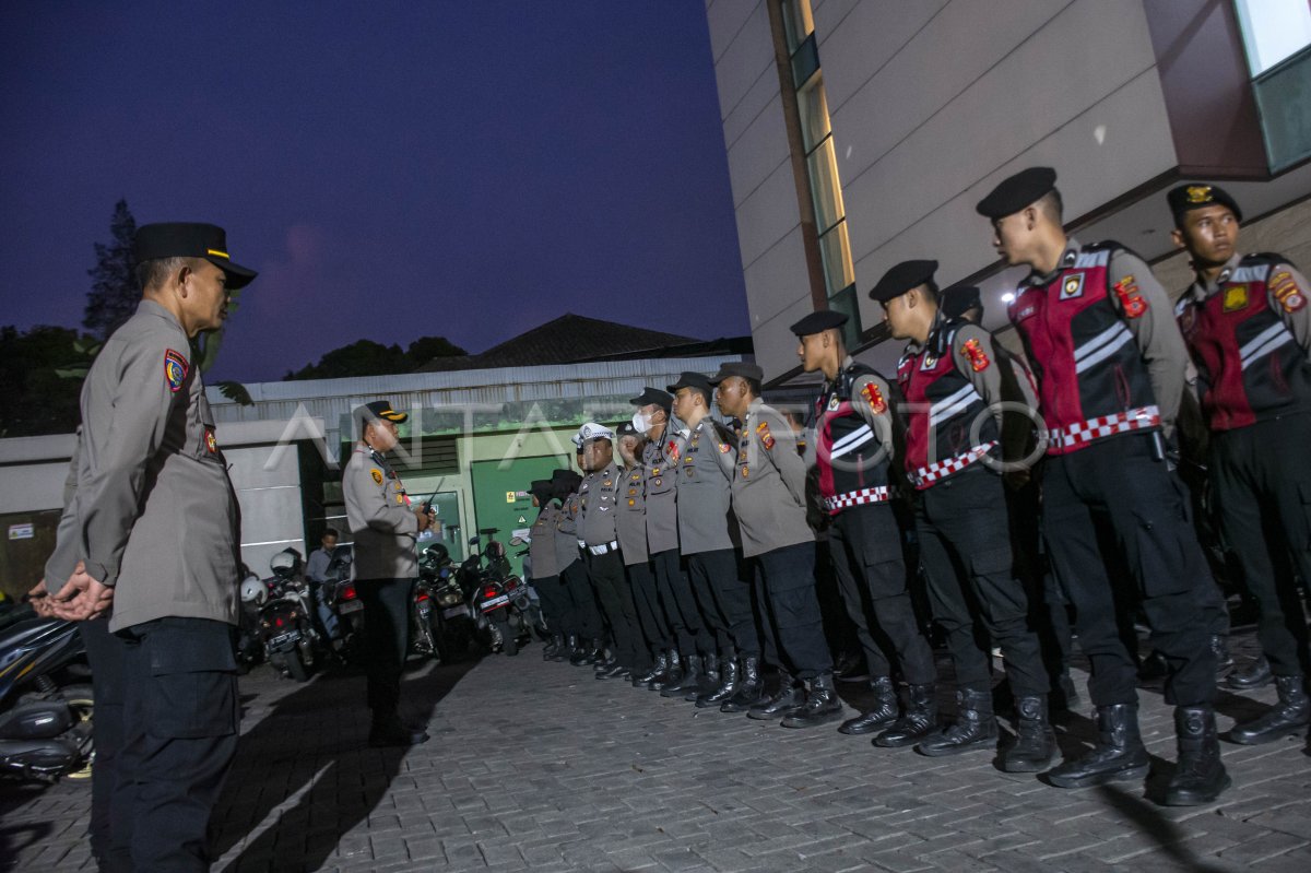 Pengamanan penetapan nomor urut Pilkada 2024 | ANTARA Foto