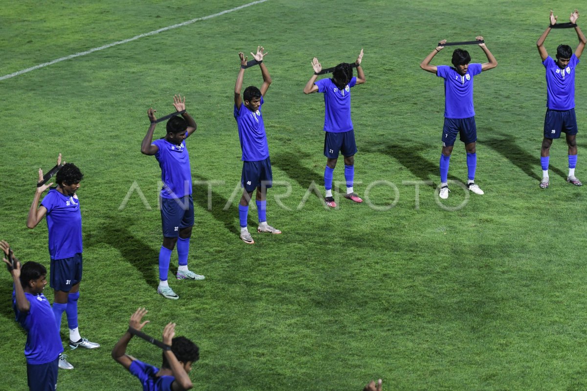 Latihan Timnas Maladewa jelang kualifikasi AFC U-20 | ANTARA Foto Latihan Timnas Maladewa jelang kualifikasi AFC U-20 | ANTARA Foto