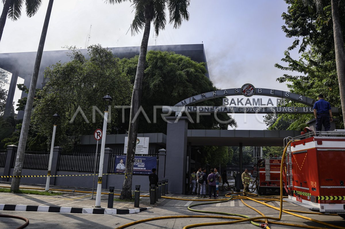 Kebakaran gedung Bakamla | ANTARA Foto