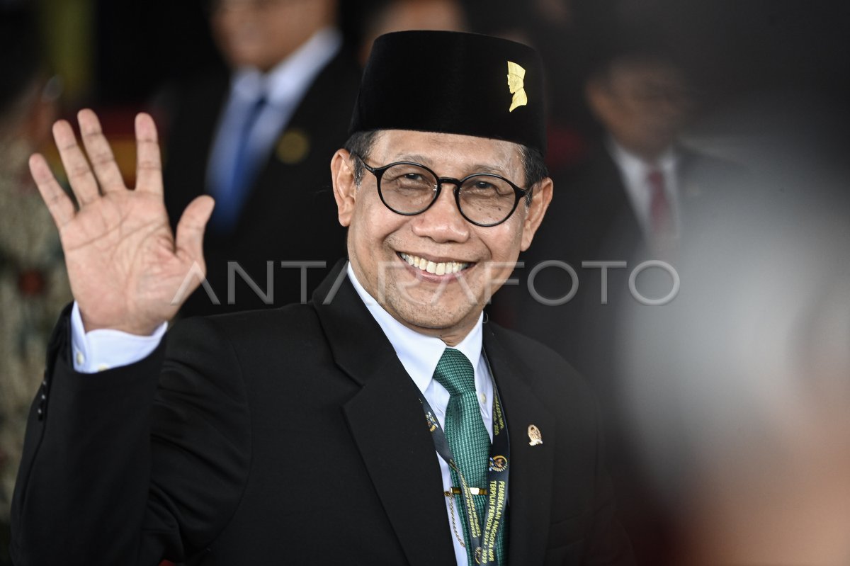 Pelantikan anggota parlemen masa bakti 2024-2029 | ANTARA Foto