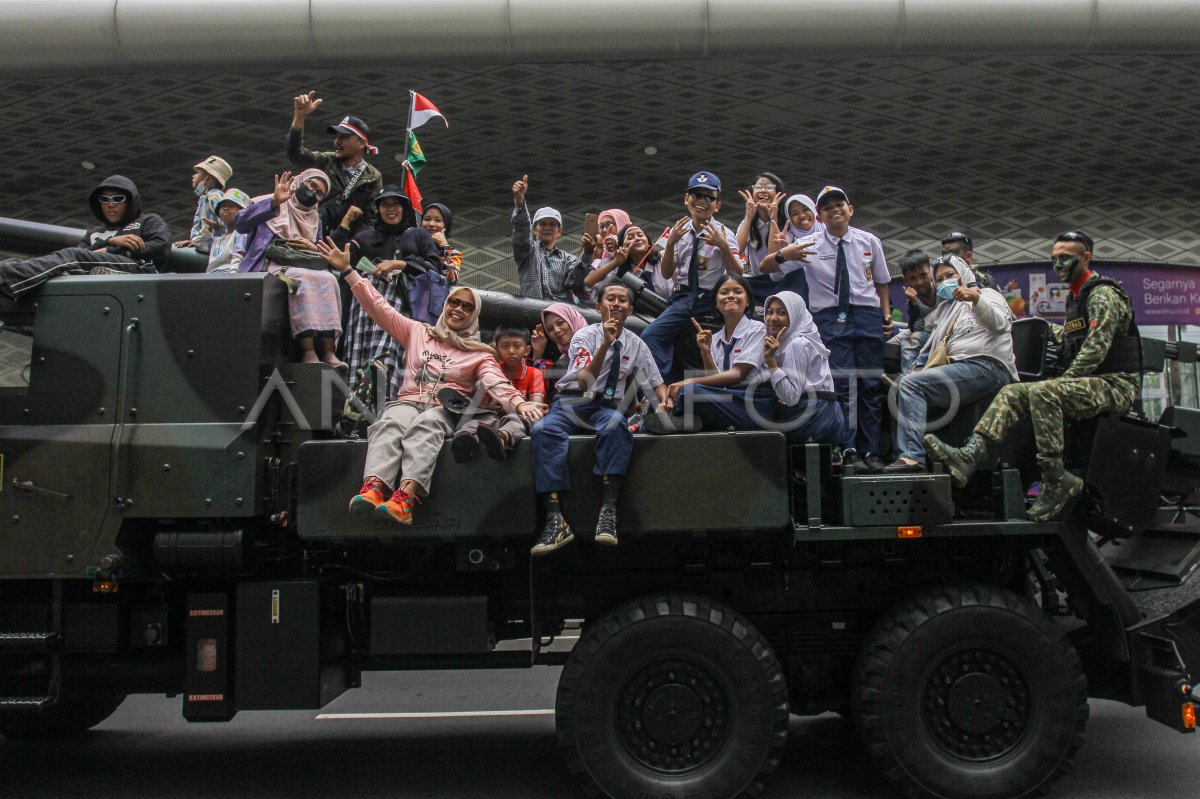 Parade Alutsista HUT ke-79 TNI | ANTARA Foto