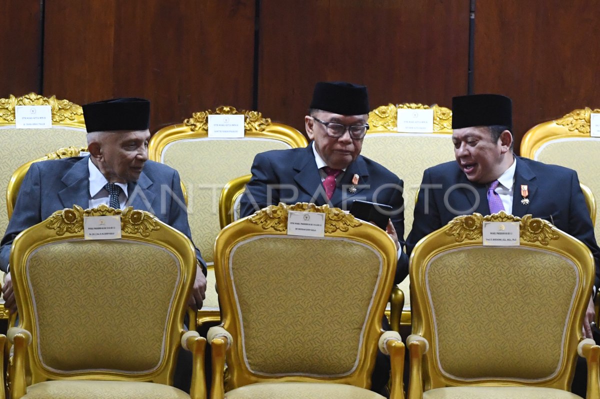 Mantan Ketua MPR hadiri pelantikan Presiden dan Wapres di MPR | ANTARA Foto Mantan Ketua MPR hadiri pelantikan Presiden dan Wapres di MPR | ANTARA Foto