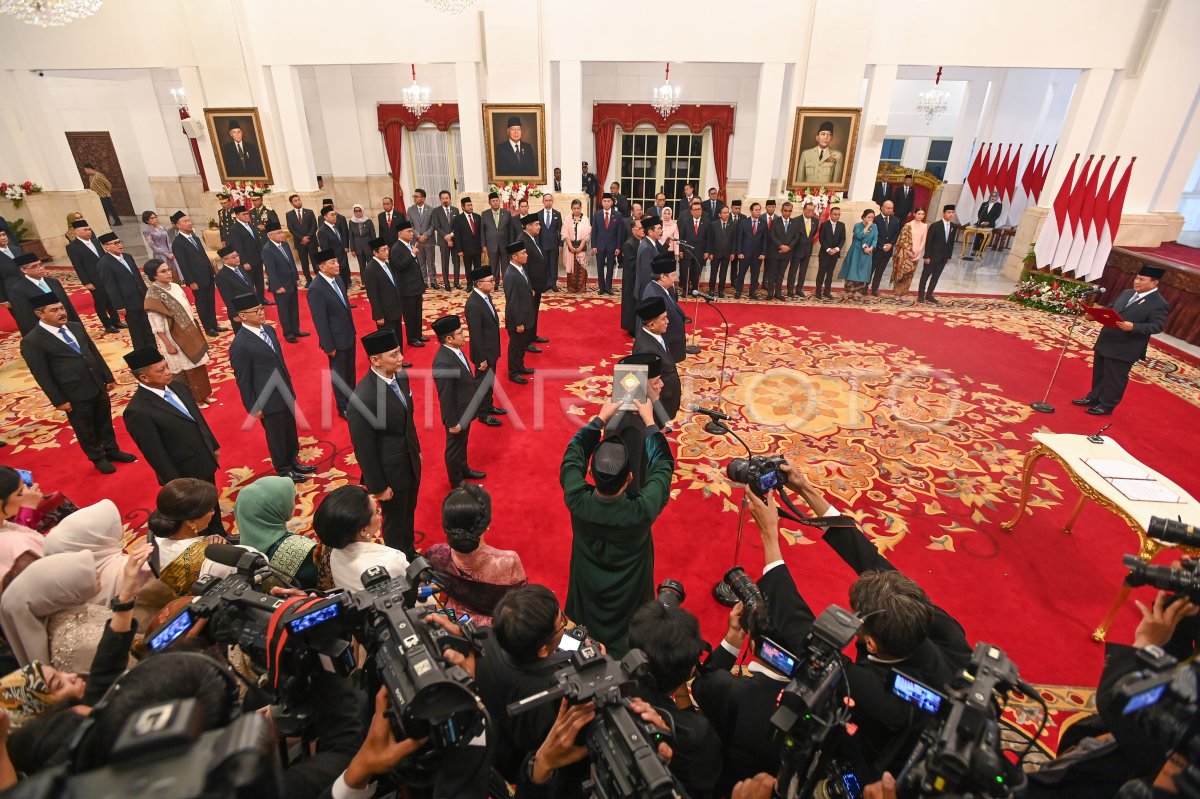 Presiden Prabowo lantik Menteri Kabinet Merah Putih | ANTARA Foto