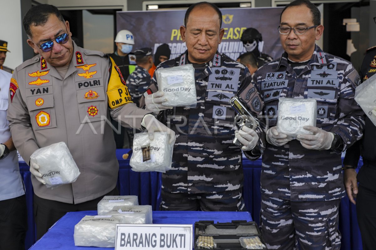 Pengungkapan kasus penyelundupan 10kg sabu dari Malaysia | ANTARA Foto