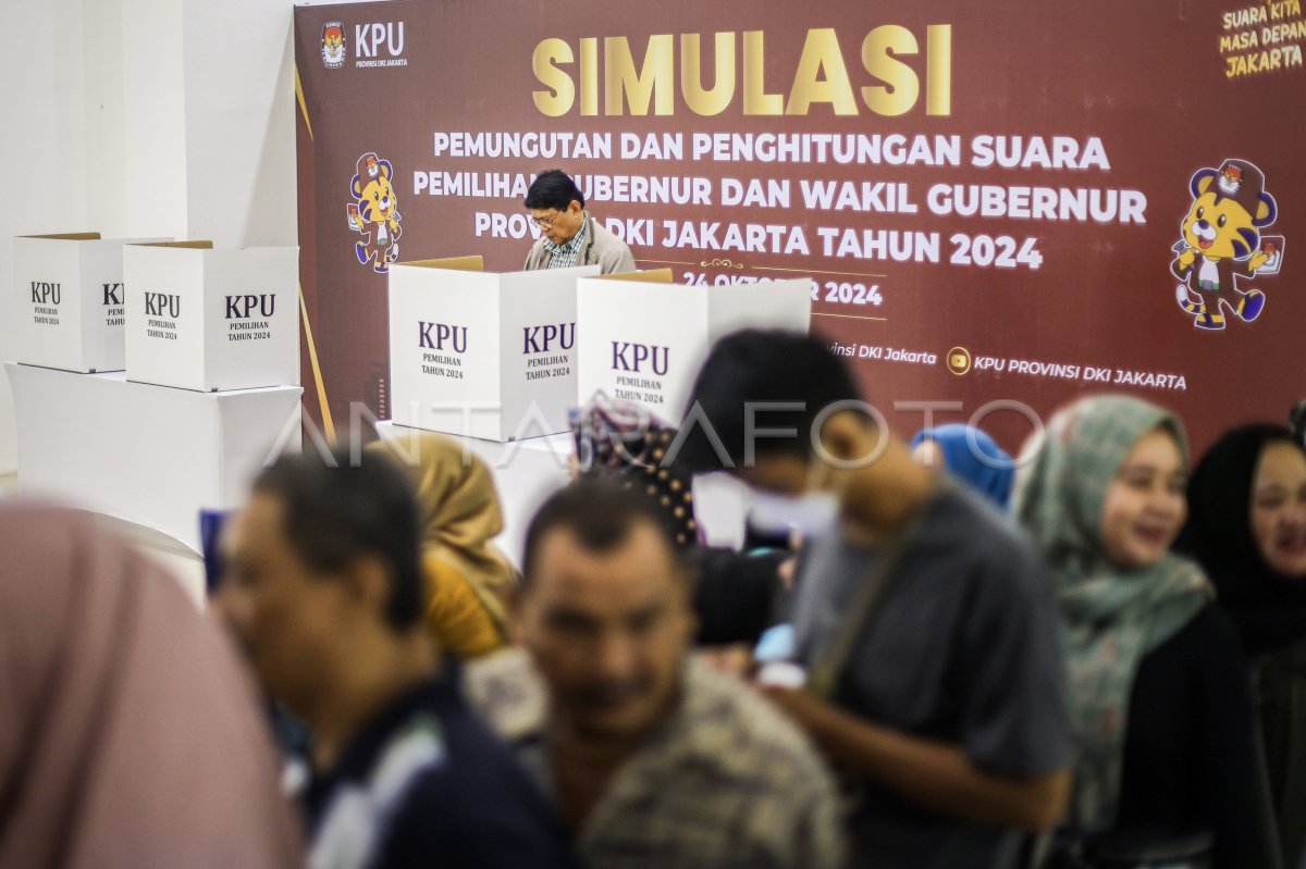 Simulasi pemungutan suara Pilkada DKI Jakarta 2024 | ANTARA Foto