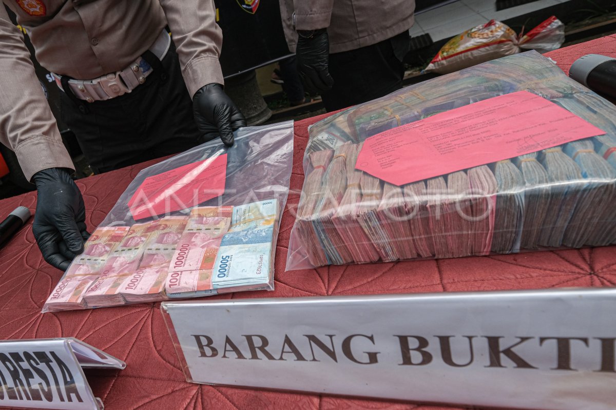 Pengungkapan kasus pencurian uang ratusan juta di Kendari | ANTARA Foto