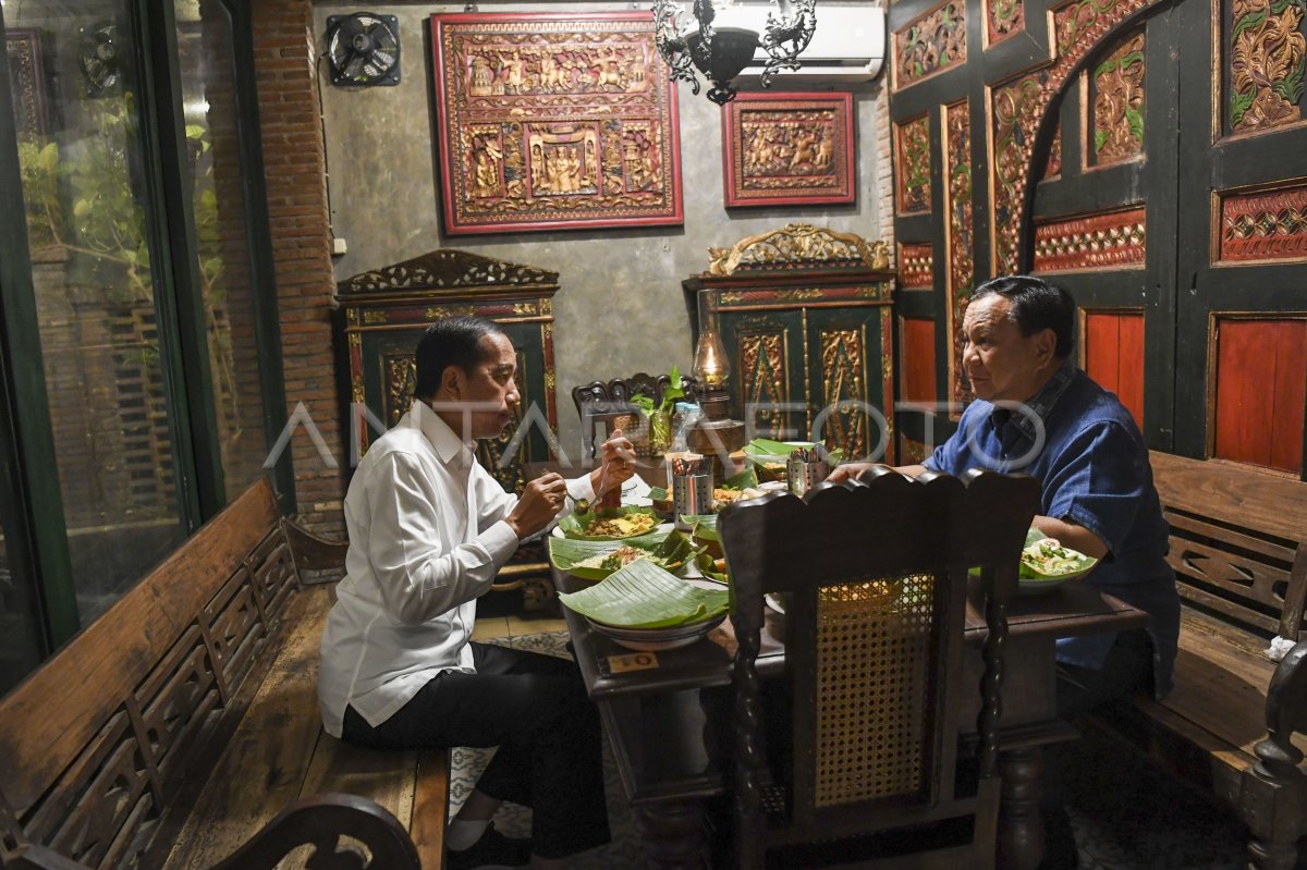 Prabowo makan malam bersama Jokowi | ANTARA Foto