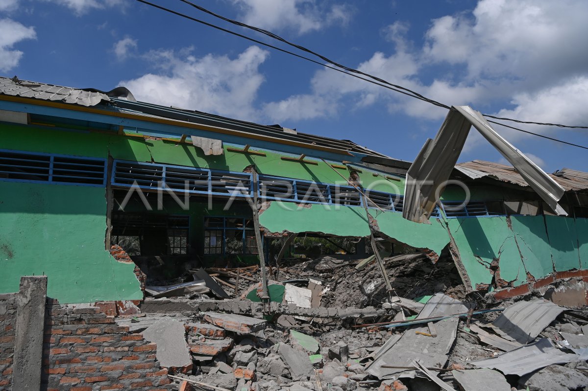 Dampak erupsi Gunung Lewotobi Laki-laki | ANTARA Foto Dampak erupsi Gunung Lewotobi Laki-laki | ANTARA Foto