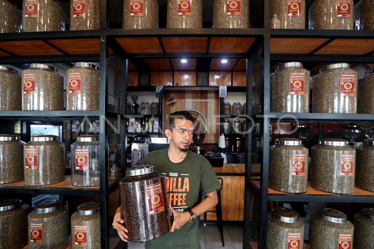 Pengolahan biji kopi arabika gayo | ANTARA Foto Pengolahan biji kopi arabika gayo | ANTARA Foto