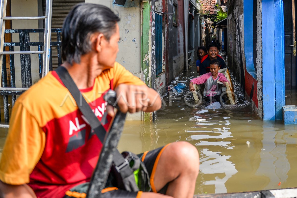 Banjir di Dayeuhkolot Kabupaten Bandung | ANTARA Foto