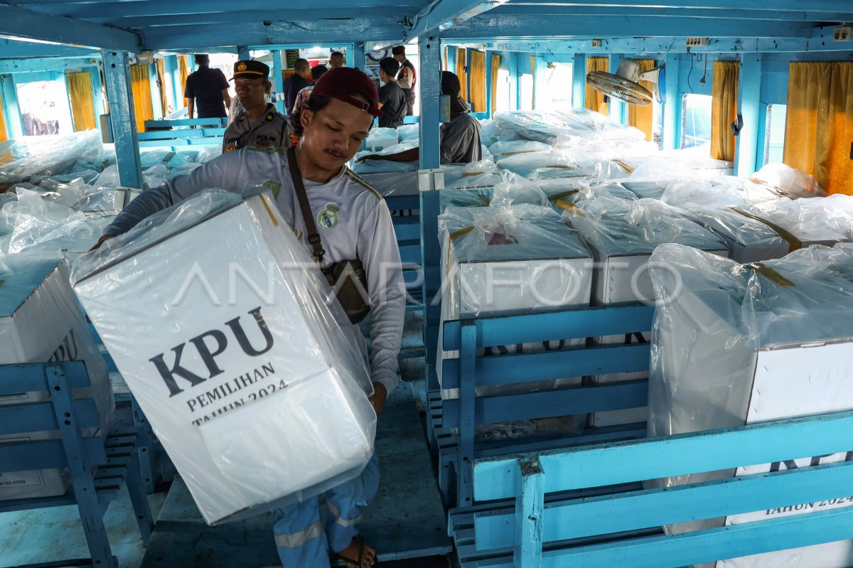 Distribusi logistik Pilkada ke pulau-pulau kecil | ANTARA Foto
