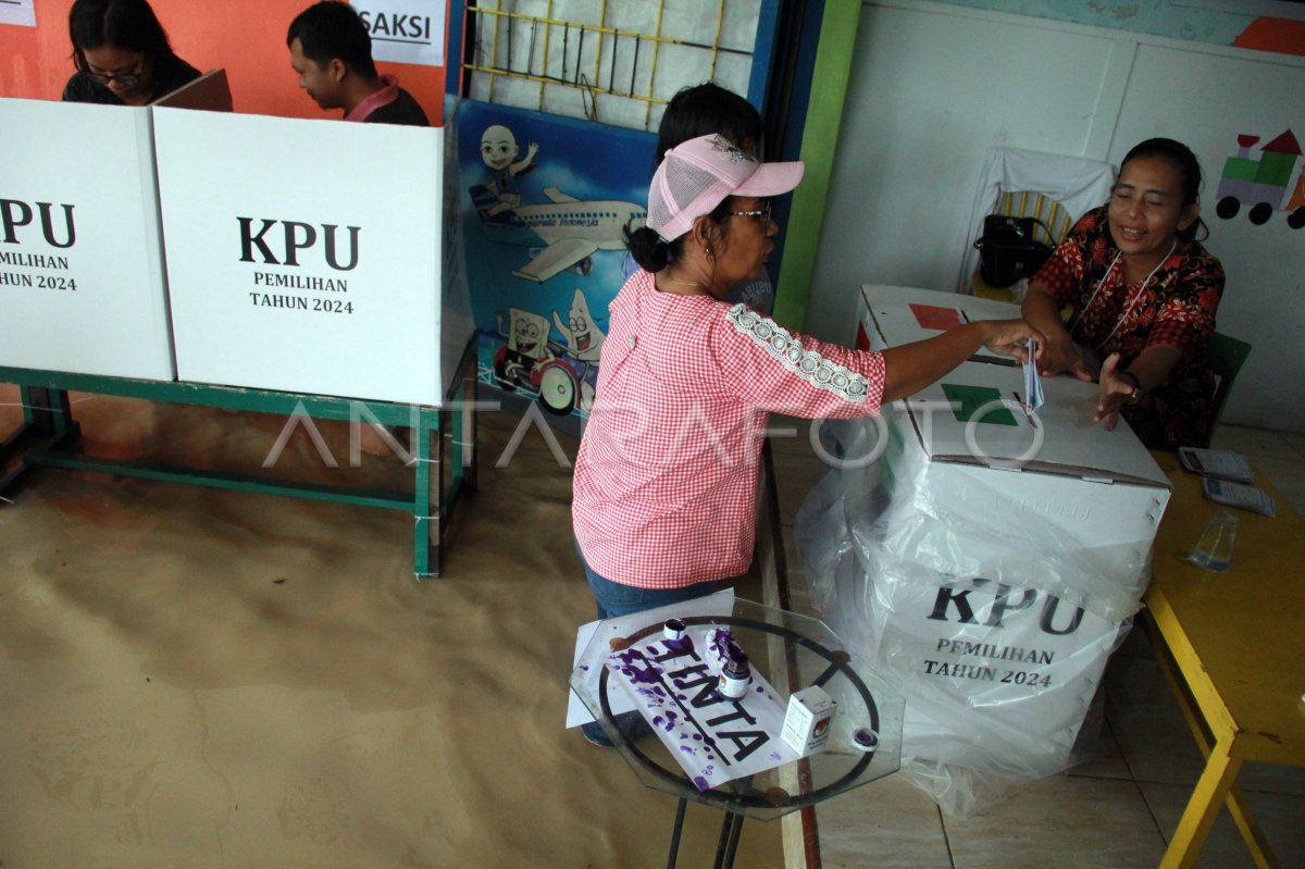 TPS terdampak banjir di Medan | ANTARA Foto TPS terdampak banjir di Medan | ANTARA Foto