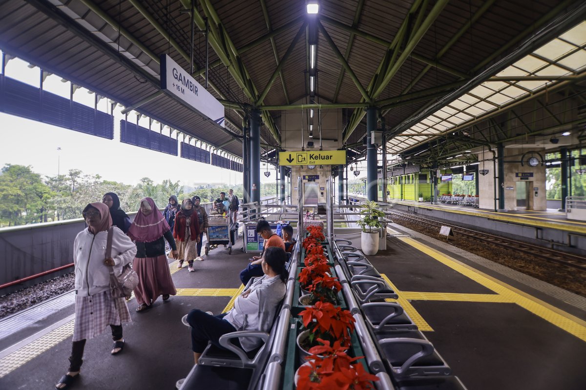 Realisasi penjualan tiket kereta Natal dan Tahun Baru | ANTARA Foto