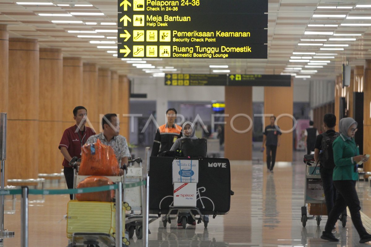 Perkiraan penumpang di Bandara Juanda jelang libur akhir tahun | ANTARA Foto