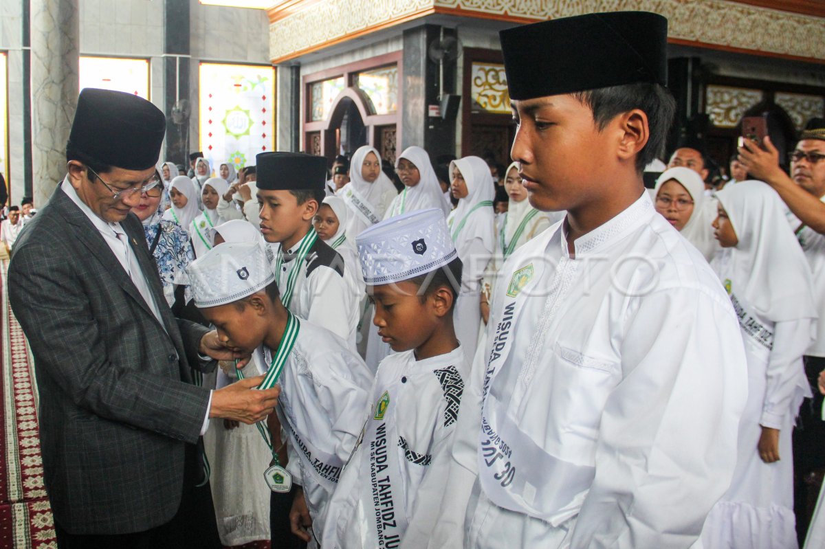Ministro de Religión presenta la graduación de Tahfidz Juz 30 en Jombang | ANTARA Foto