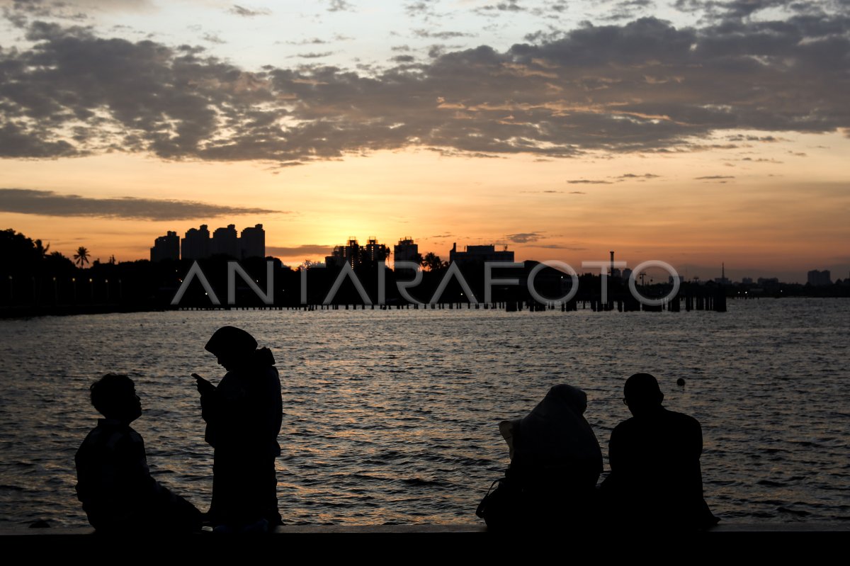 Wisata Pantai Ancol jelang pergantian tahun | ANTARA Foto