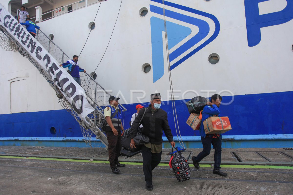 Arus Balik Tahun Baru Pelabuhan Tanjung Priok Antara Foto