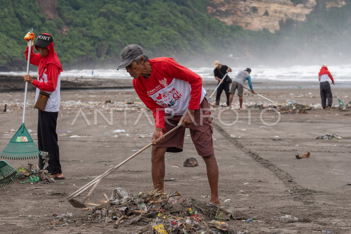 Peluncuran Gerakan Wisata Bersih | ANTARA Foto