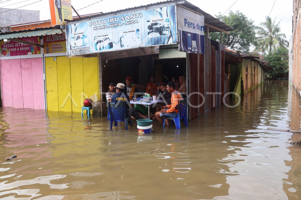 Dampak banjir di Makassar | ANTARA Foto
