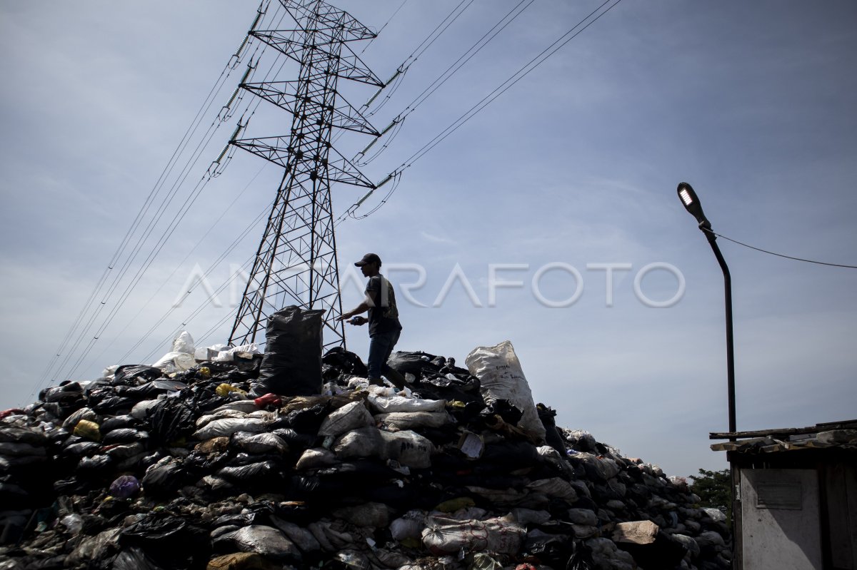 Penumpukan sampah di Kabupaten Bandung Barat | ANTARA Foto