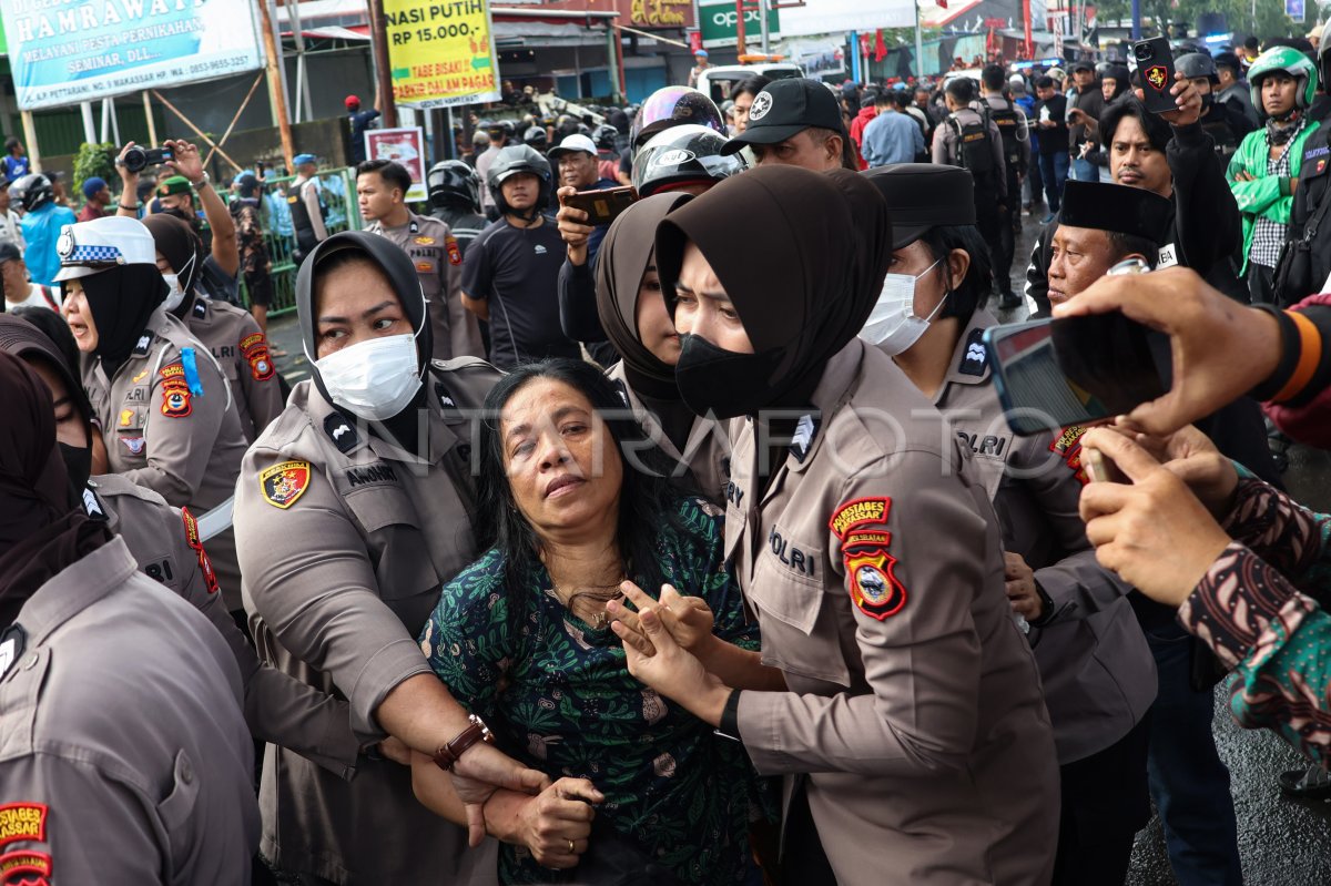 Eksekusi lahan dan bangunan di Makassar | ANTARA Foto Eksekusi lahan dan bangunan di Makassar | ANTARA Foto