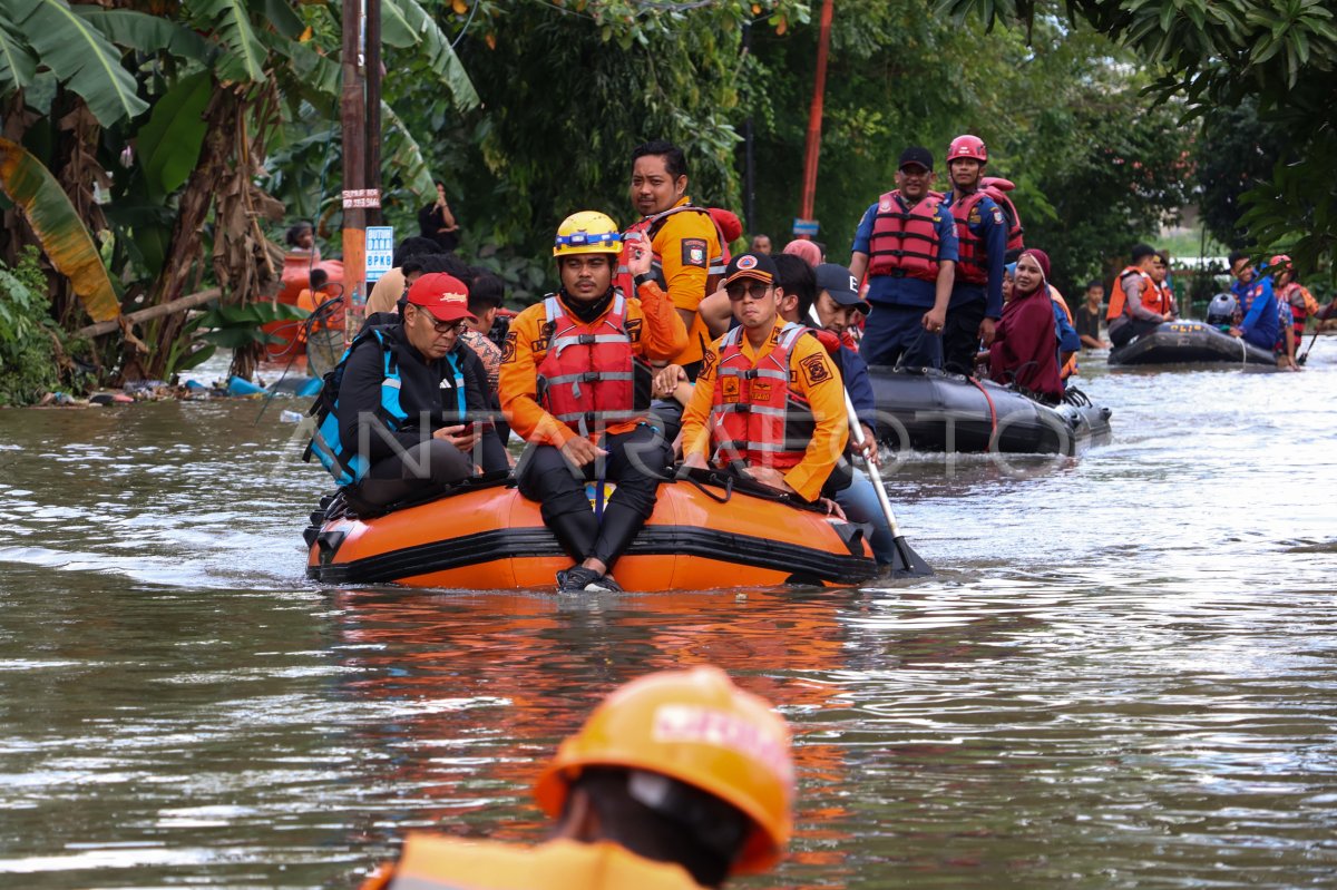 Penanganan bencana banjir di Makassar | ANTARA Foto