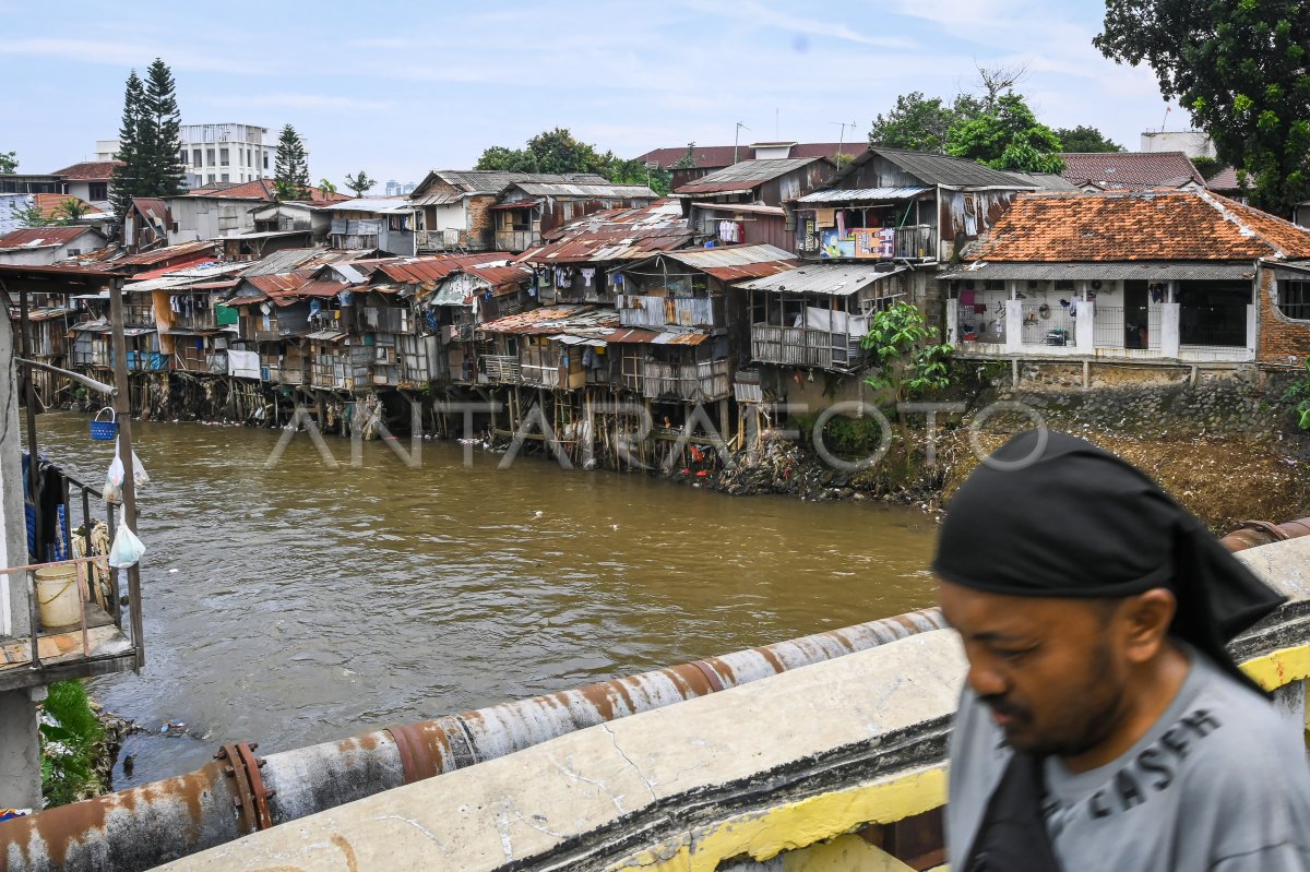 Rencana relokasi permukiman di bantaran sungai Jakarta | ANTARA Foto