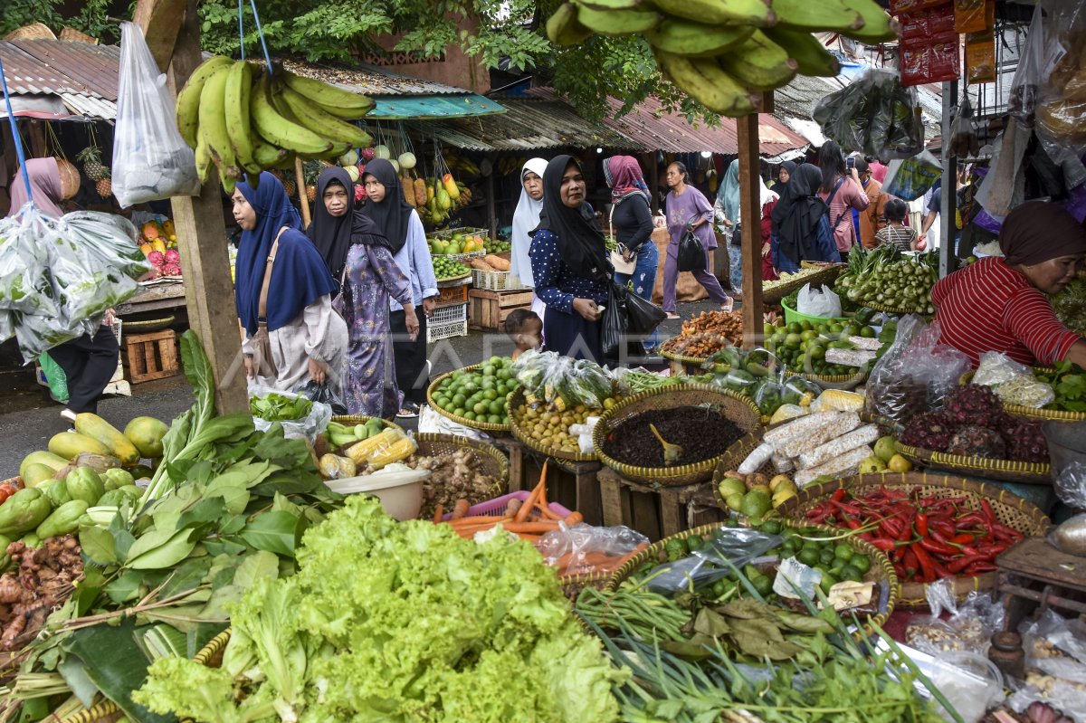 Peningkatan pengunjung di Pasar jelang Ramadan | ANTARA Foto