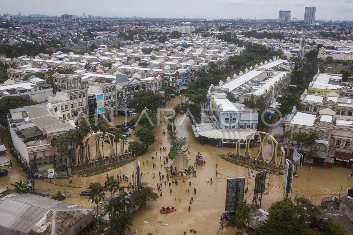 Banjir rendam perumahan di Bekasi | ANTARA Foto